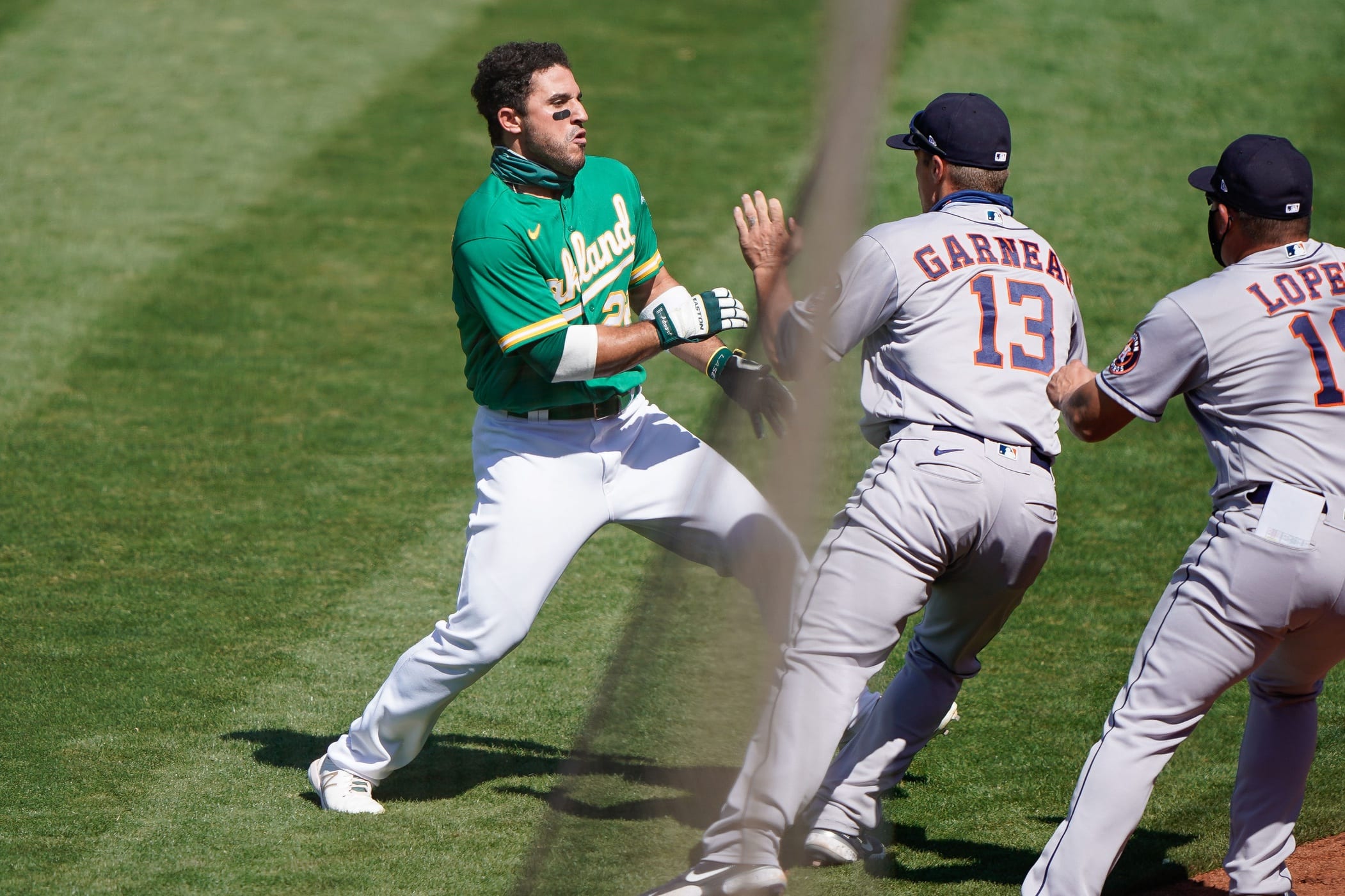 Astros, A's get into benches-clearing brawl - Swipe Sports